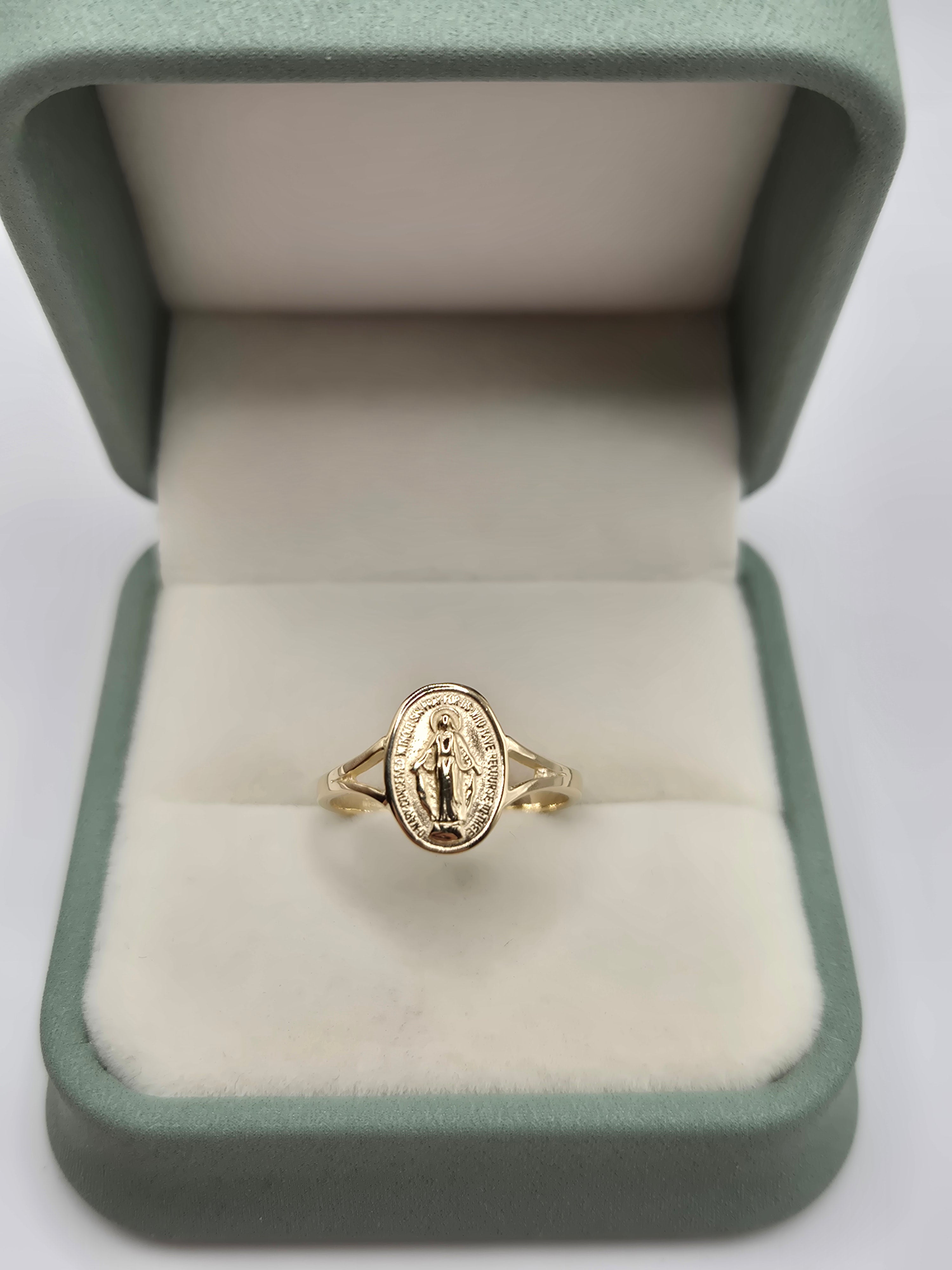 9ct gold st mary ring – GrangeJewellers